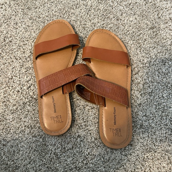 Time and Tru | Shoes | Time And Tru Brown Sandals | Poshmark